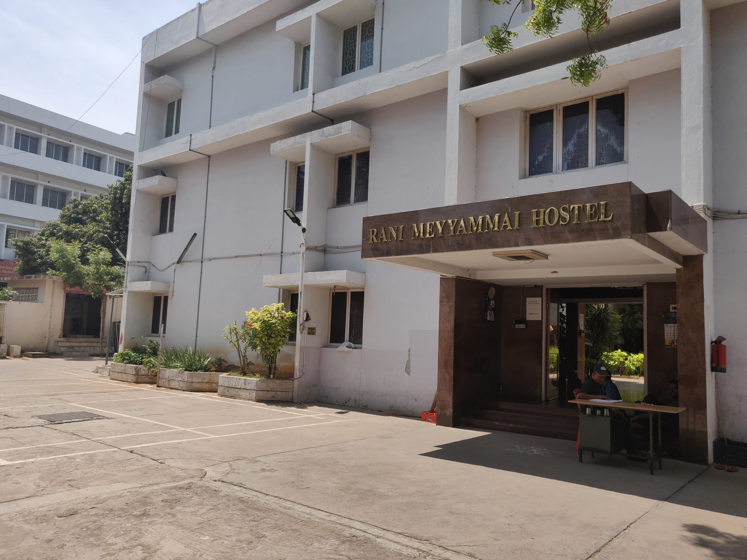 Girls Hostel in Chennai - Chettinad Rani Meyyammai Hostel Chennai